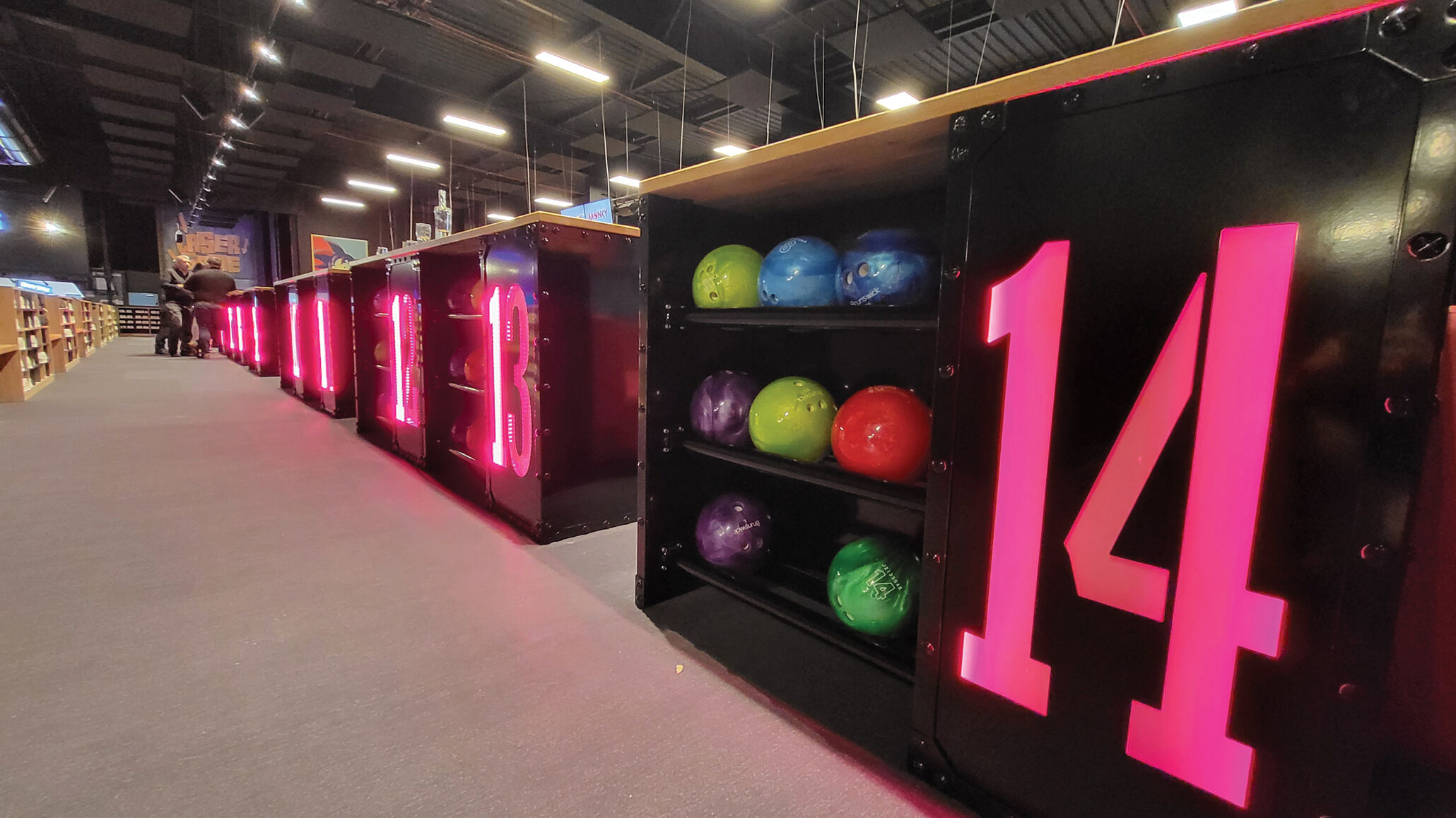 Monky Laval - Laval, France | Brunswick Bowling